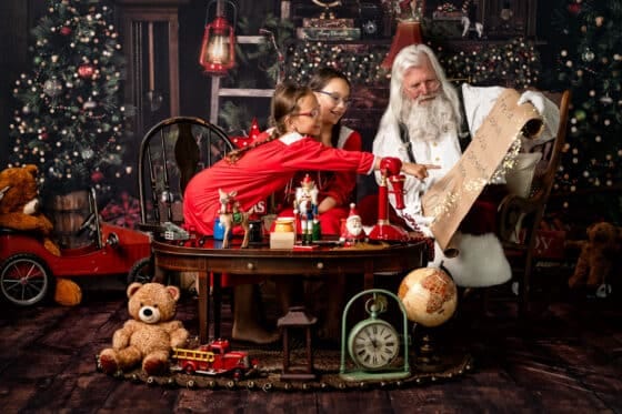 Santa Claus Photoshoot Austin: Studio Vs. Event Photos